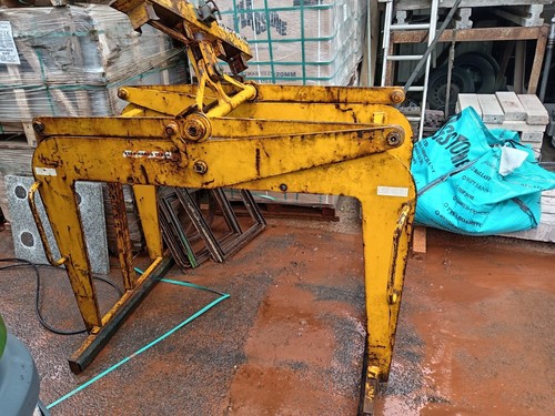 2000kg Scanlift Brick Block Grab forklift Lifting Attachment Crane ...