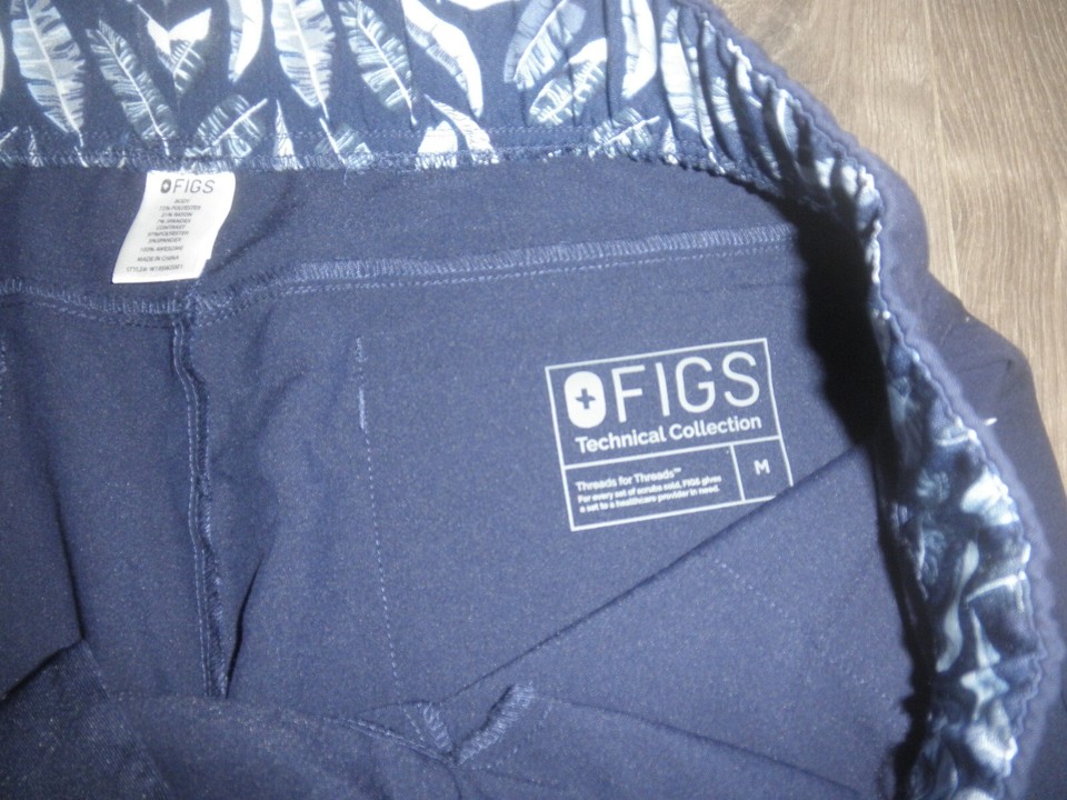 Ladies FIGS Scrubs Cargo Pants, Navy Blue w/ Feather Design Waistband ...