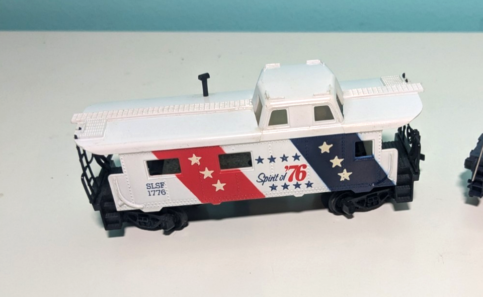 HO Scale Tyco Spirit of 1776 Bicentennial Locomotive And Caboose ...