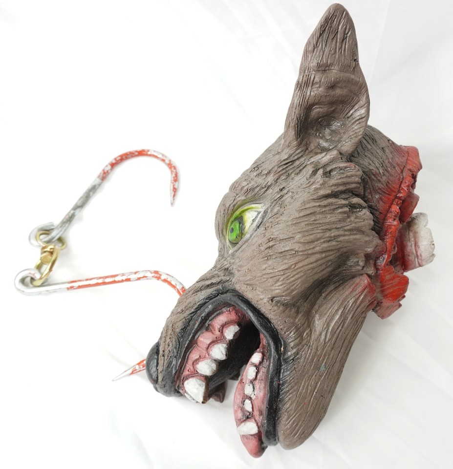Life Size Halloween Props Realistic Wolf Head Hanging on REAL METAL ...