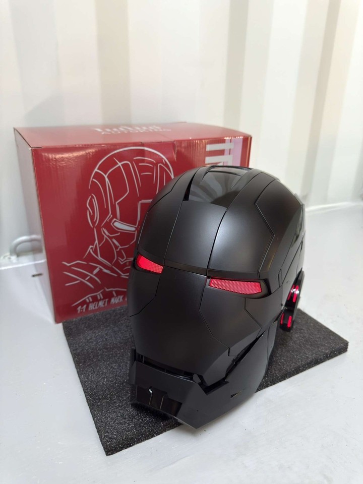 AUTOKING MK5 Iron Man Helmet Electronic Voice Activated Open&Close Toy ...