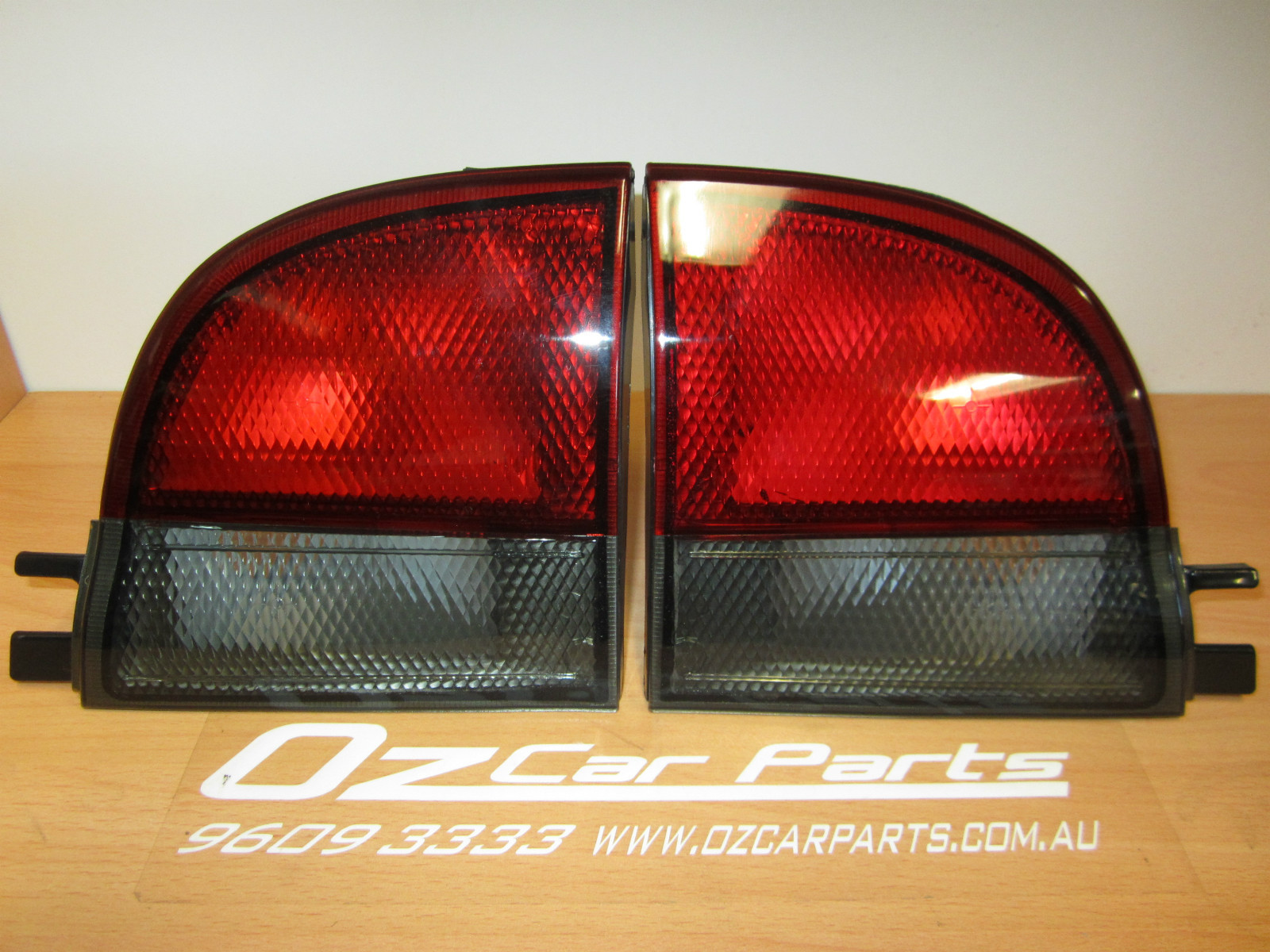 Holden Commodore VR VS BOOTLID GARNISH TAIL LIGHTS PAIR NEW LEFT AND ...