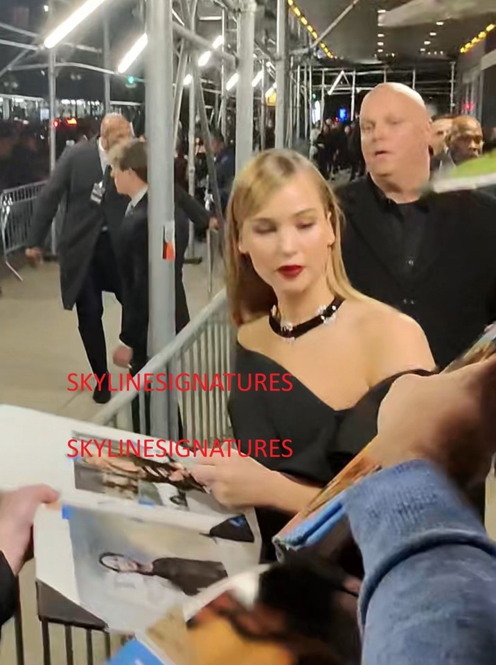 JENNIFER LAWRENCE SIGNED AUTOGRAPH 8x10 PHOTO JOY BECKETT BAS COA AUTO ...