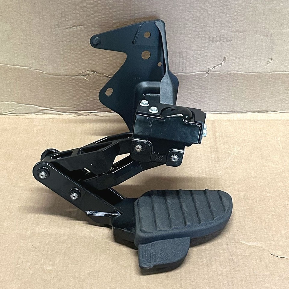 NEW OEM 2021-2025 TRX Bumper Step - 82216278AC / 68542828AA | eBay