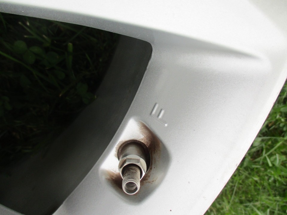 18 X 7.5 Hyundai Genesis OEM Factory Silver front Wheel rim 2009-2012 ...