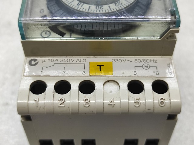 HAGER EH111 TIME SWITCH WITH DAILY CYCLE 230V for sale online | eBay