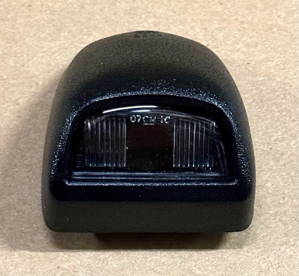 GM Rear License Plate Lamp #52016718 (#22794700) | eBay