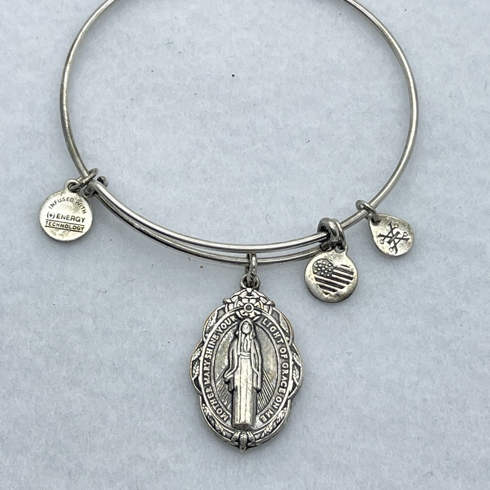 30 pc Catholic Religious Jewelry Lot—Crosses Medals Rosary Pendants ...