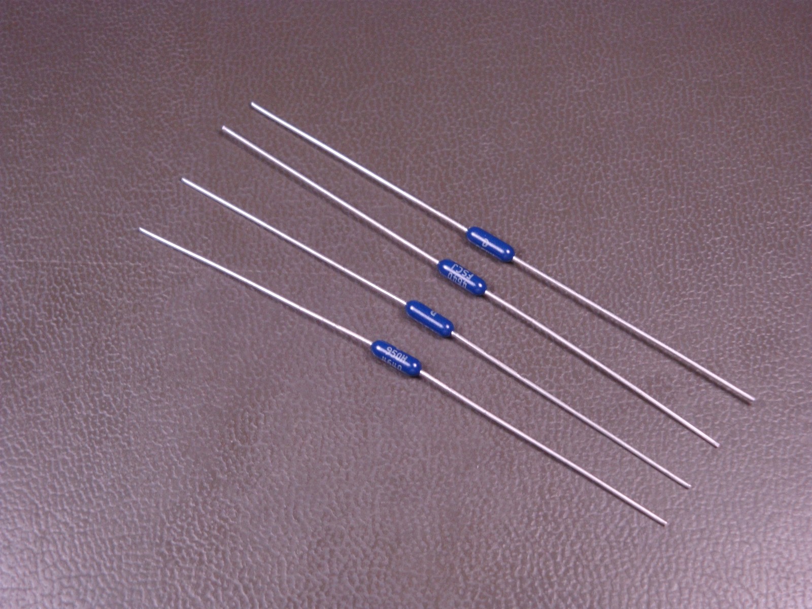 Lot of 4 RNC55H4640FS Vishay Metal Film Resistor 464 Ohm 125mW 1/8W 1% ...