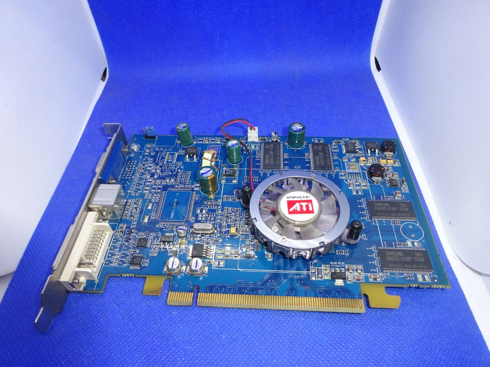 ATI RADEON X1700 SE 256MB DDR SDRAM PCI-e GRAFIKKARTE VGA DVI TV-OUT # ...