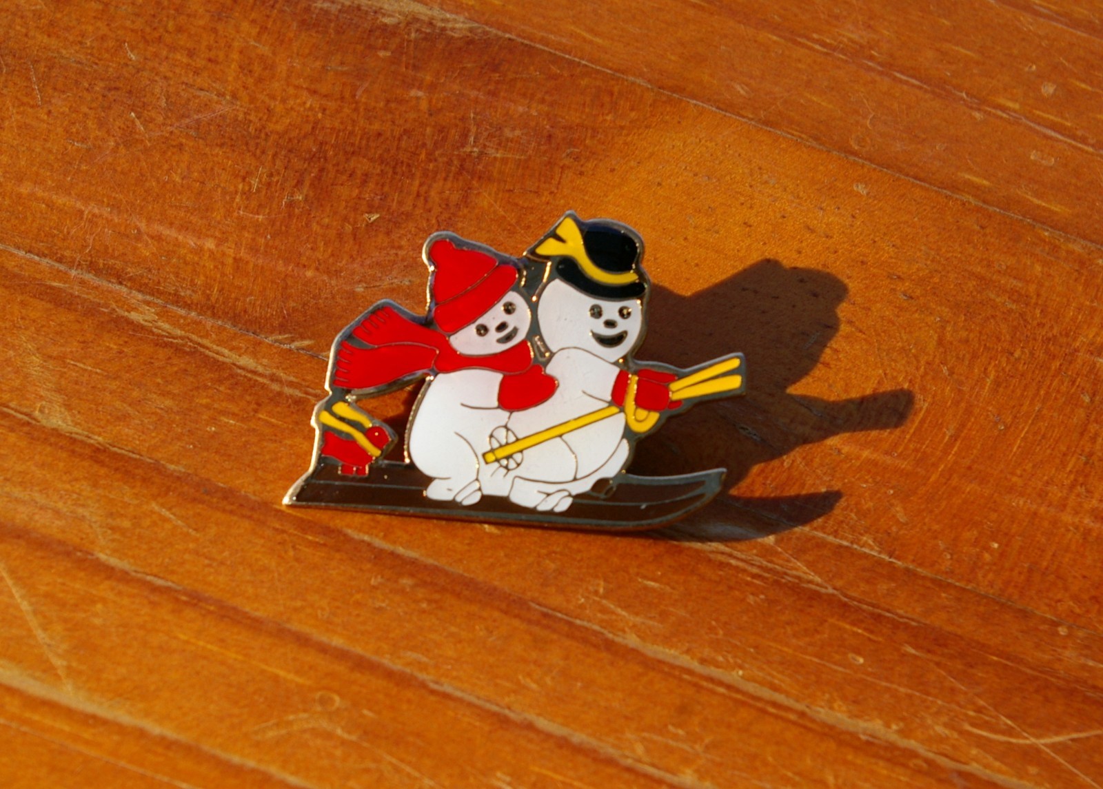 Snowman Couple & Bird Skiing Gold Tone Metal & Enamel Lapel Pin Pinback ...