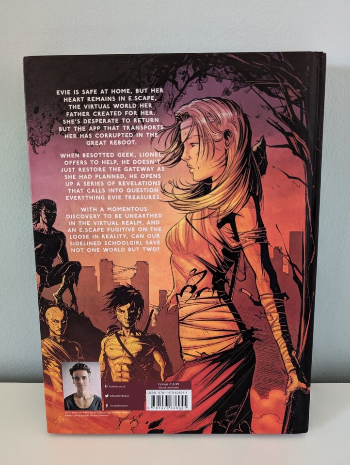 Joe Sugg X 2 Hardback Graphic Novels Bundle Username Evie Regenerated ...