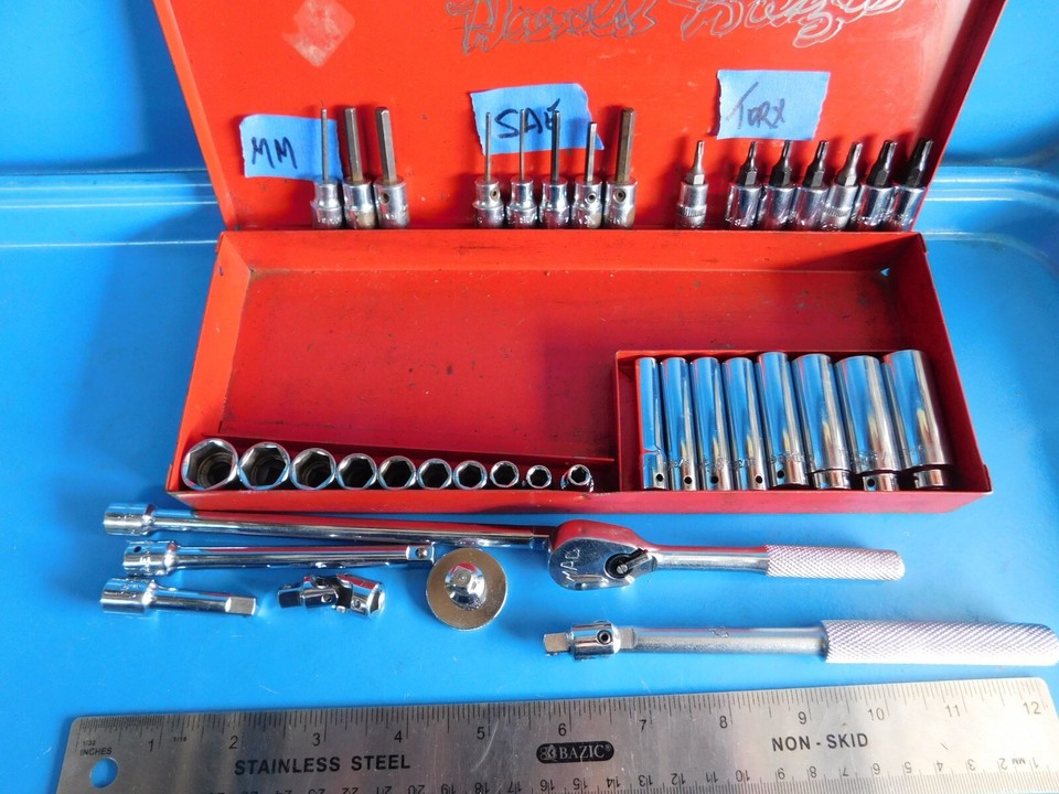 MAC TOOLS 1/4 in. Dr. Socket Set in Metal Box | Aftermarket Branded ...