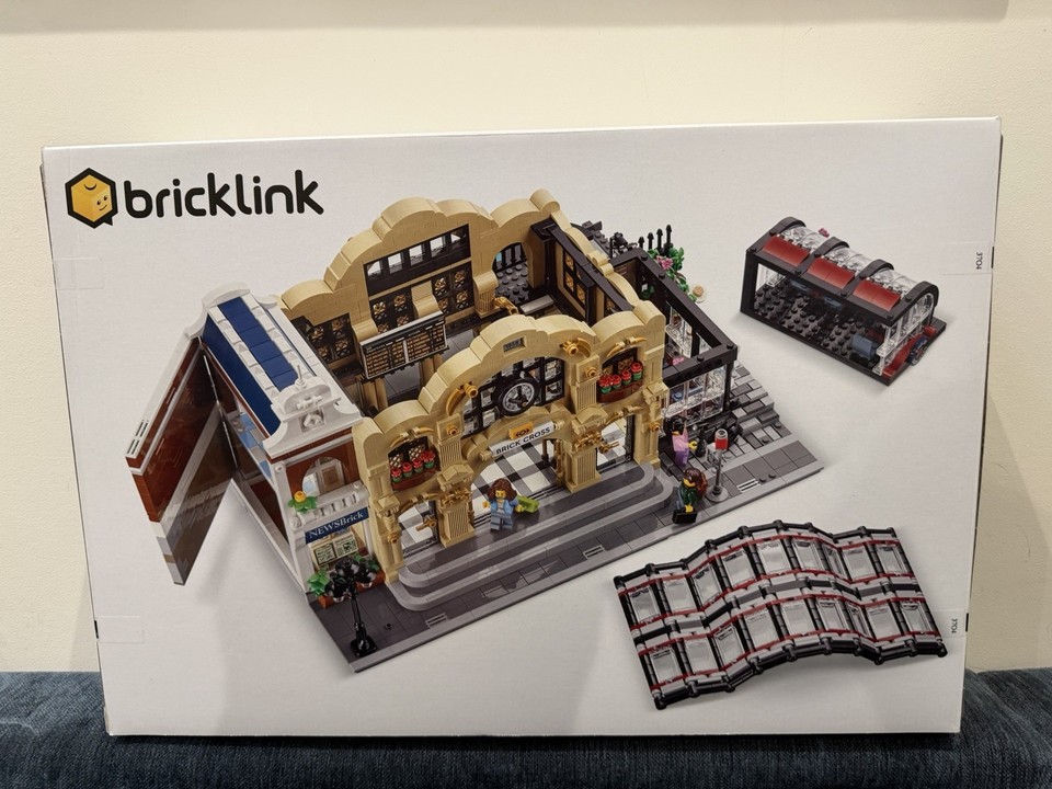 LEGO Bricklink Series 2: Brick Cross Train Station (910034) - Brand New ...