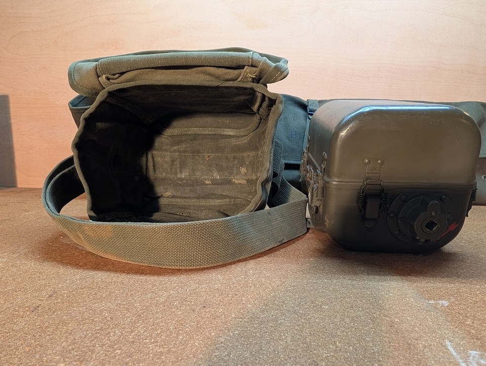 WW2 USA Signal Corps GN58 Generator Set with Parts & Roll BG-174 & Bag ...