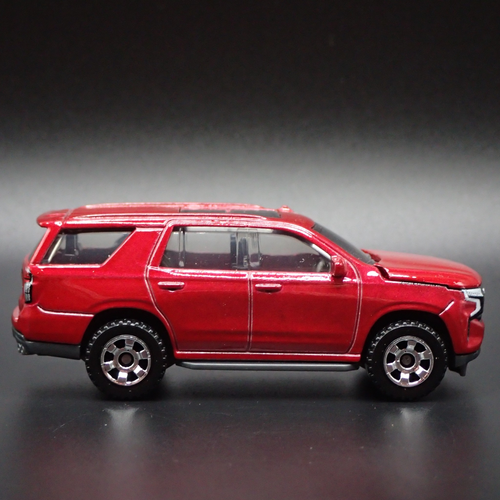 2021-2024 CHEVY CHEVROLET TAHOE 1:64 SCALE COLLECTIBLE DIORAMA DIECAST ...