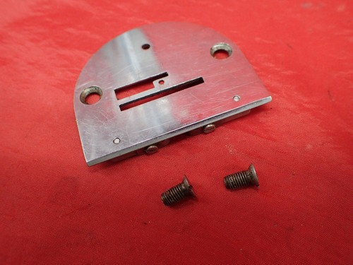 Vintage 1946 SINGER 221 Featherweight Sewing Machine Needle Plate #3 | eBay