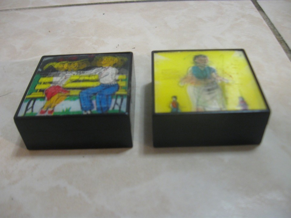 (2) 1960s VINTAGE VARI-VUE FLICKER BOXES TOYS KISSING COUPLE & GIRL ...