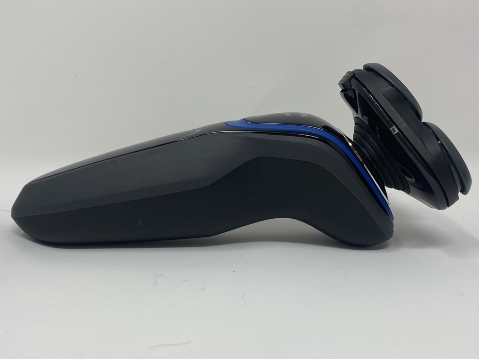 Philips Norelco Series 5000 S5290 Electric Shaver and Charger Works ...