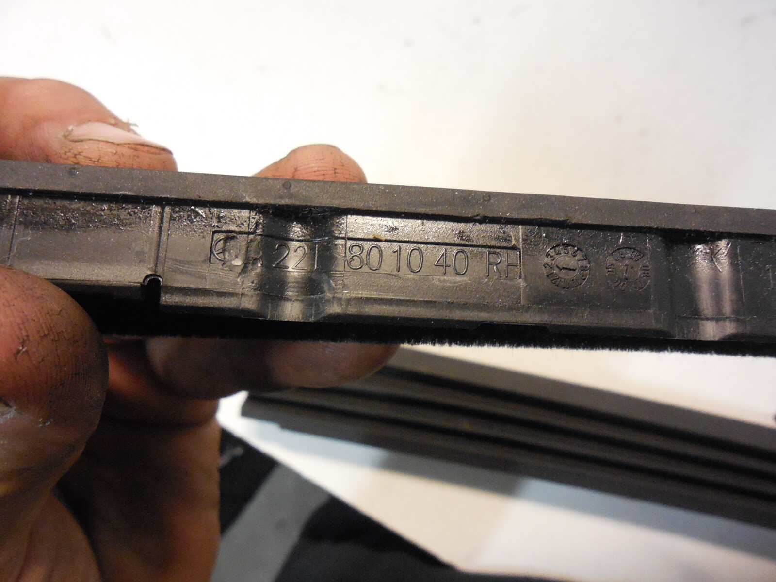 Mercedes W221 S550 Pair Of Panoramic Surround Rail Slide Seals Sides ...