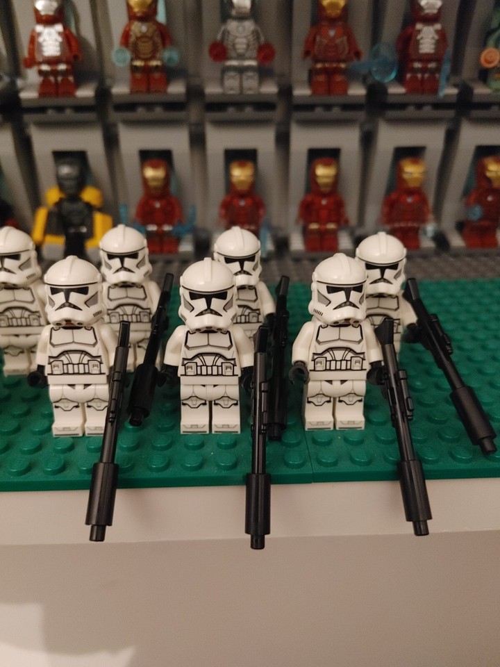 Lego Star Wars Clone Trooper Army with Guns, Rifles and bombs. Awesome ...