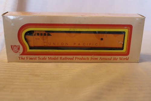 HO Scale IHC F-M Diesel Locomotive, Union Pacific, Yellow #1041 DUMMY ...