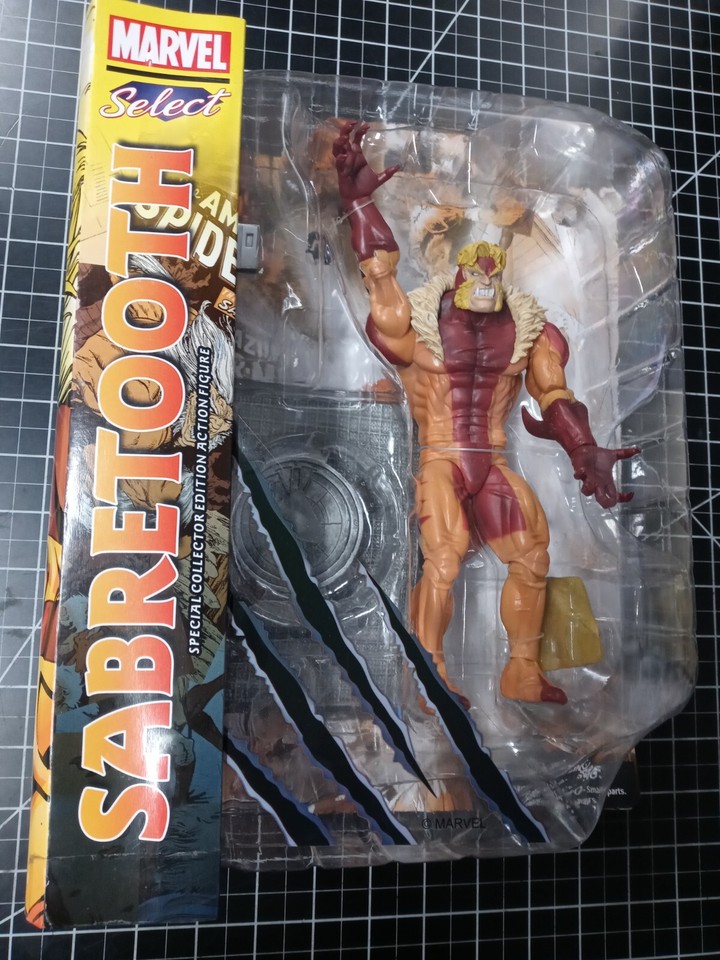 Marvel Select Sabretooth Special Collector Edition Diamond Select Toys ...