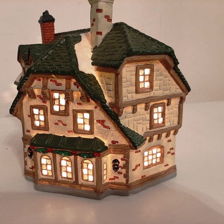 Dickens Keepsake Christmas Village Lodge Inn Restaurant, Porcelain ...