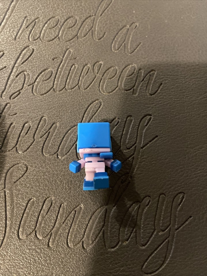 Minecraft Cute Series 18 Mini Figures Snowy Stray NEW | eBay