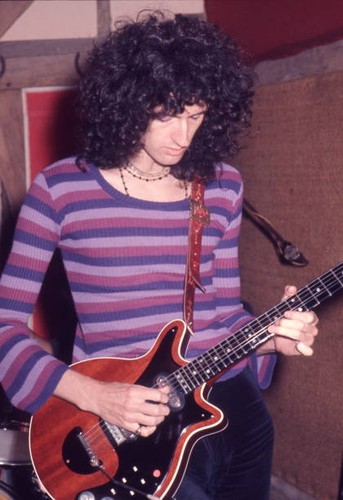 Brian May of Queen playing his Red Special guitar at Ridge Farm St- Old ...