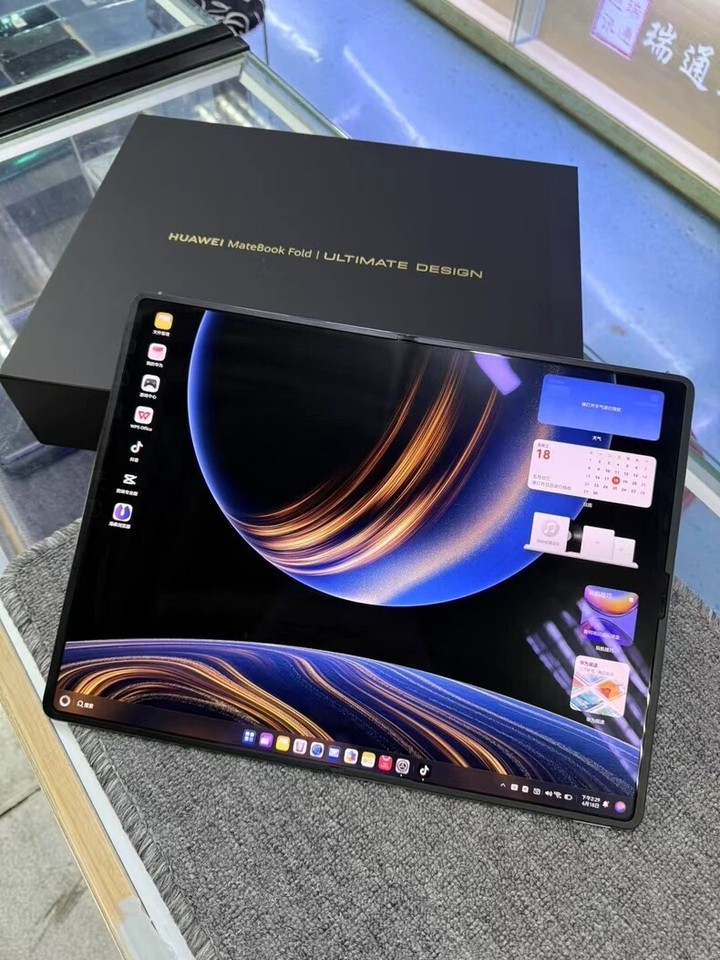Huawei MateBook Fold Ultimate Design Three folds 32GB+2TB OLED 2472 x ...