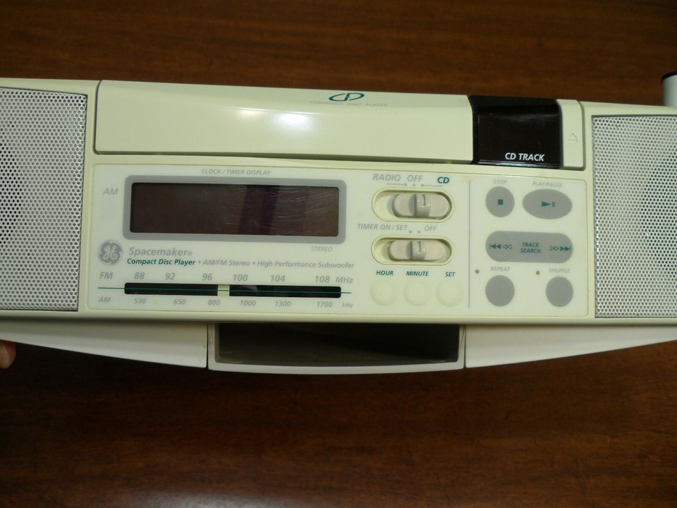 GE Spacemaker Kitchen Under Cabinet 7-4290F AM FM Radio CD Player Light ...