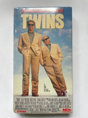 TWINS 1988 (VHS 1989) Arnold Schwarzenegger Danny DeVito Sealed MCA ...