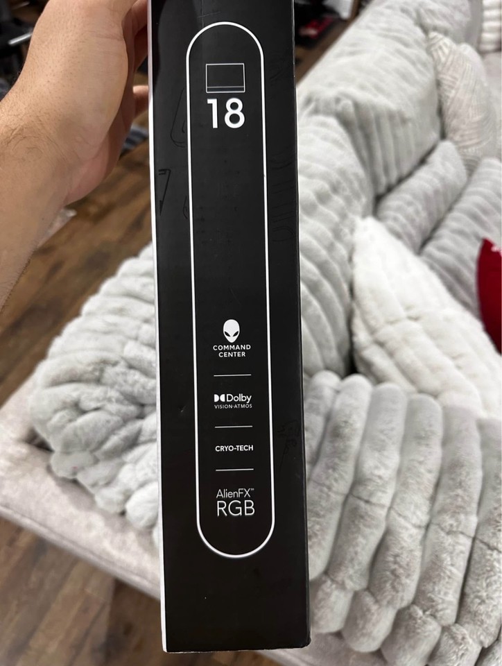 Alienware M18 R1 18" FHD+ 480Hz AMD Ryzen 9 7845HX 32GB RAM 1TB SSD RTX ...