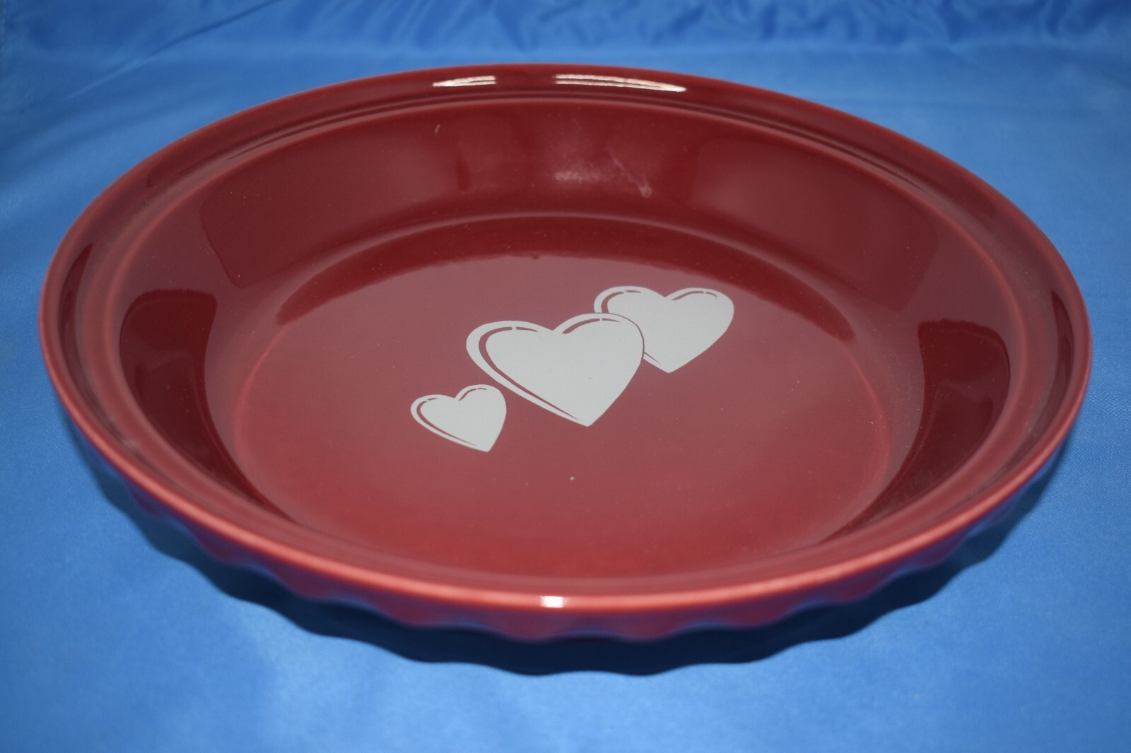 Fiestaware Trio of Hearts Pie Baker Fiesta Retired Cinnabar Deep Dish ...