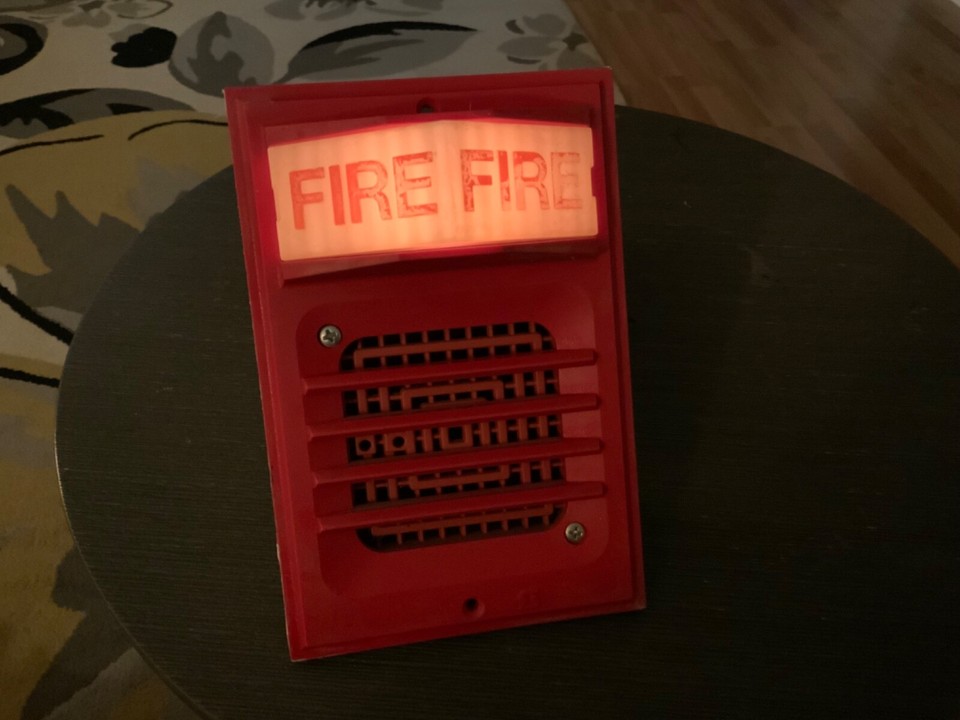 Simplex 2903-9001 Fire Alarm Plate With 2901-9806 Horn and Light Not ...