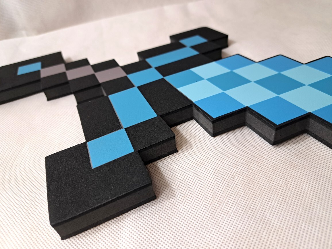 1x Minecraft Weapon EVA Foam Sword Pickaxe Pistol Coplay Toy Gift Aus ...