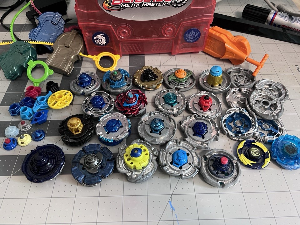 Hasbro Beyblade Metal Lot: 18 Beyblades, Assorted Parts, String ...