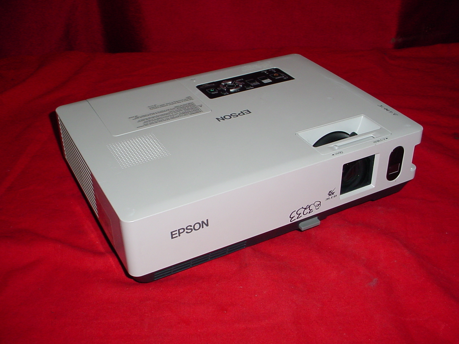Epson EMP-1825 3LCD Home Theater Projector 3500 Lumens 500:1 Contrast S ...