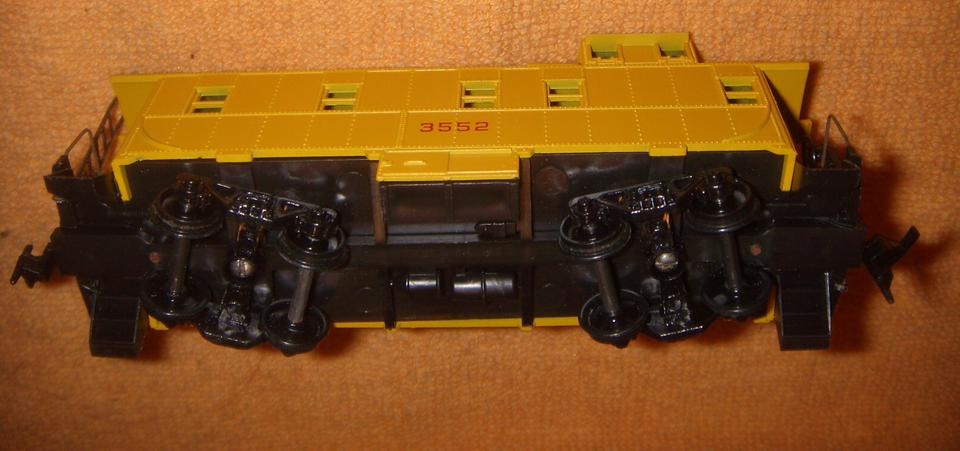 HO Scale Atlas Vintage Yellow Offset Cupola Caboose #3552 | eBay