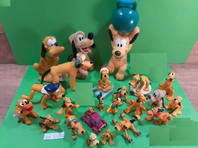 Lot U138: 23 figurines & jouets Pluto Chien de Mickey Disney | eBay