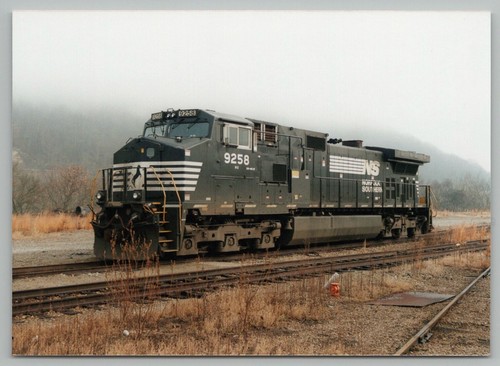 Railroad Photo - Norfolk Southern #9258 Diesel Locomotive 1990s Freight ...