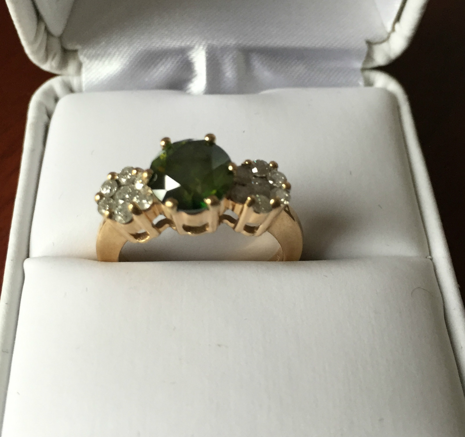 Huge 2.05ct Green Diamond & .5ct white diamond 14k Yellow gold ...