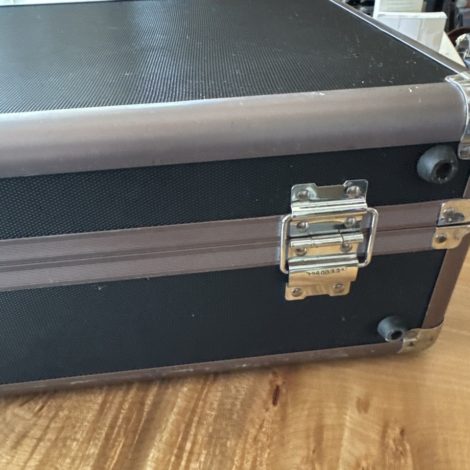 Williams Sound Lot of 9 Receiver R35-8 w/ case (8 Working) ***READ ...