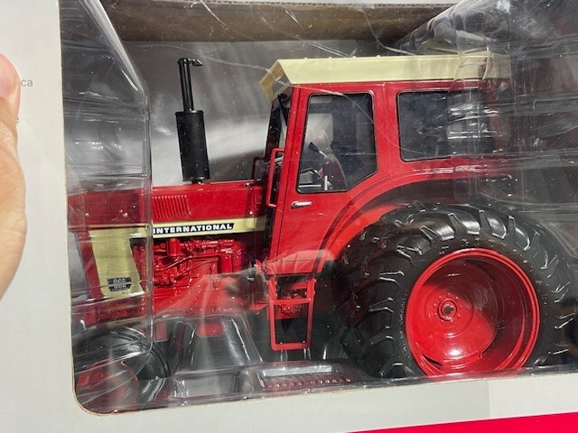 ERTL Case IH 966 Tractor w/ Duals, Prestige Collection, Red, 1/16, NIB ...