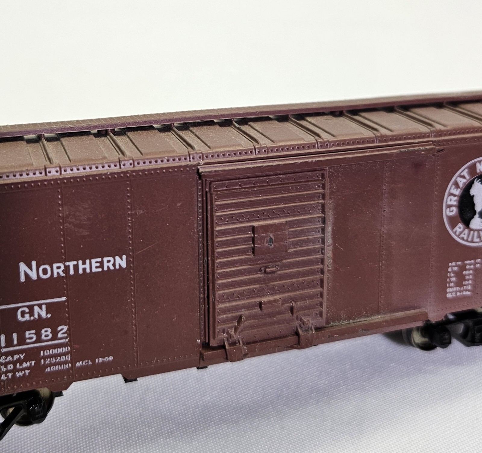 HO Scale Great Northern Railway GN 11582 Box Car Sliding Door Train ...