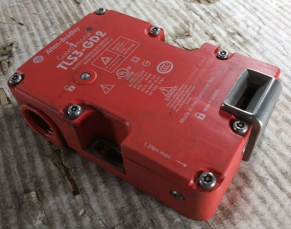 1 USED ALLEN-BRADLEY TLS3-GD2 SAFETY INTERLOCK SWITCH ***MAKE OFFER ...