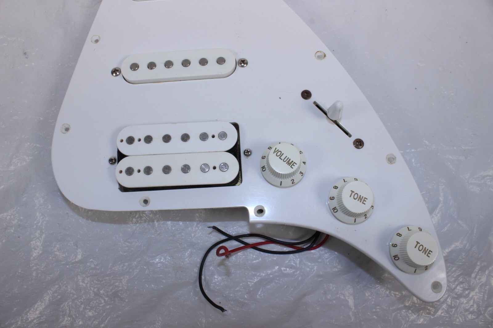 FIRST ACT ME305 ELECTRIC GUITAR WHITE LOADED PICKGUARD REPLACEMENT PART ...