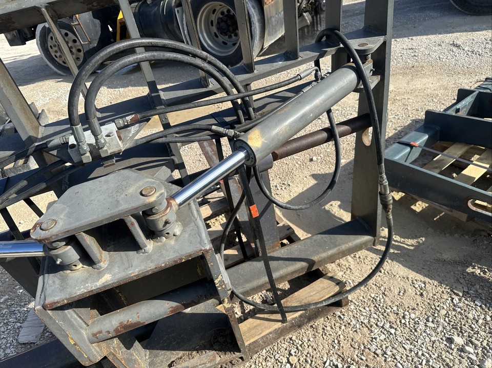 Gehl Telehandler Lift Hydraulic Swivel Fork Carriage Mast Back 66 ...