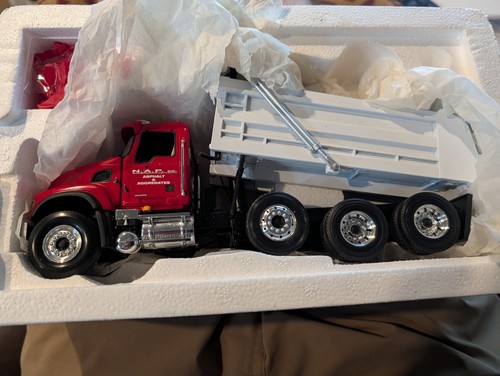 First Gear 1:34 scale Mack Granite Heavy Duty Dump Truck 19-3610 n.a.p ...